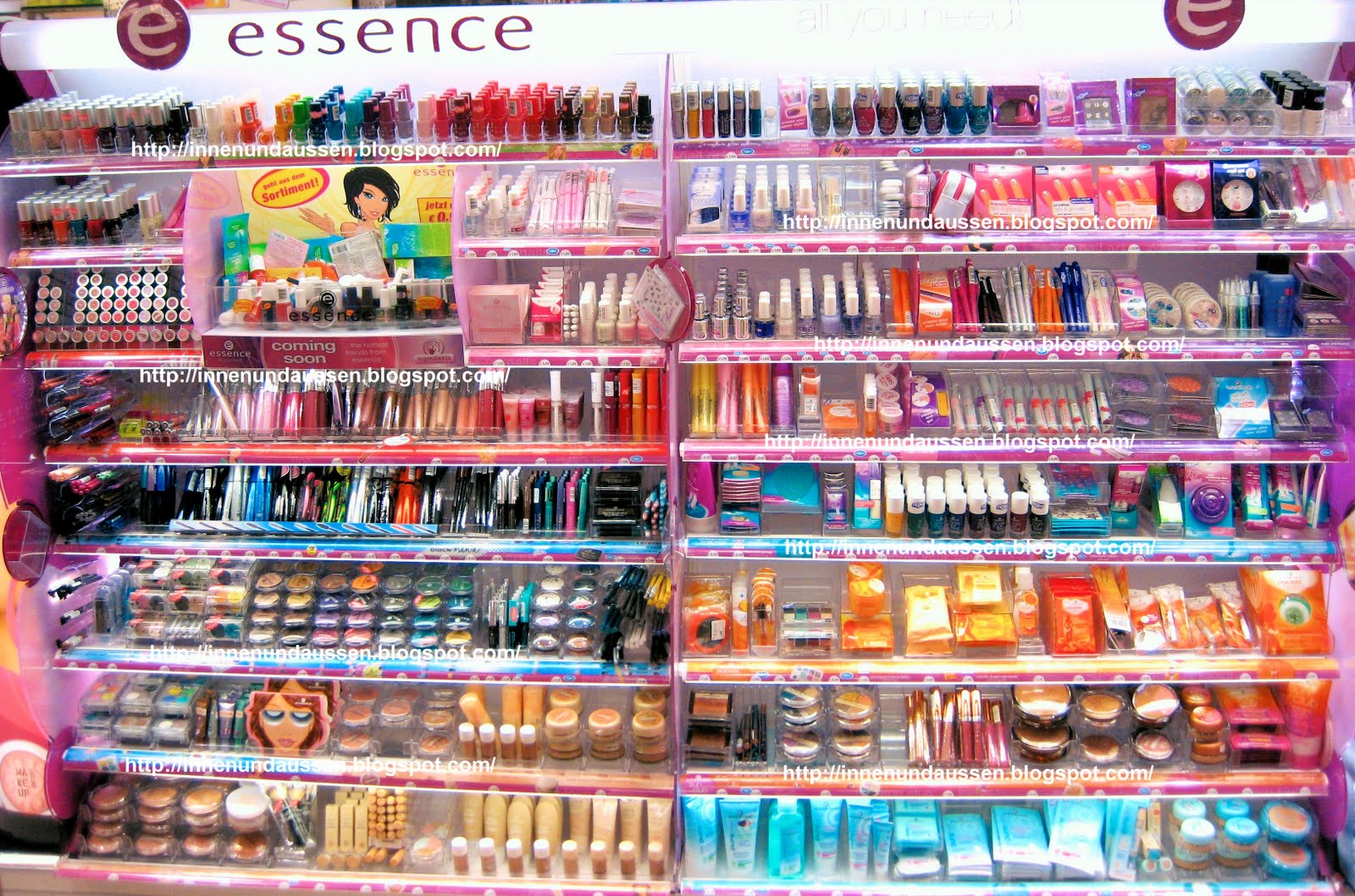 Essence Sortiment Frühjahr 2010 alle Theken - InnenAussen